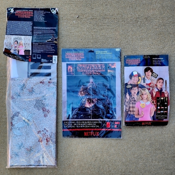 Netflix | Party Supplies | Nwt Netflix Stranger Things Party Wall Decor ...